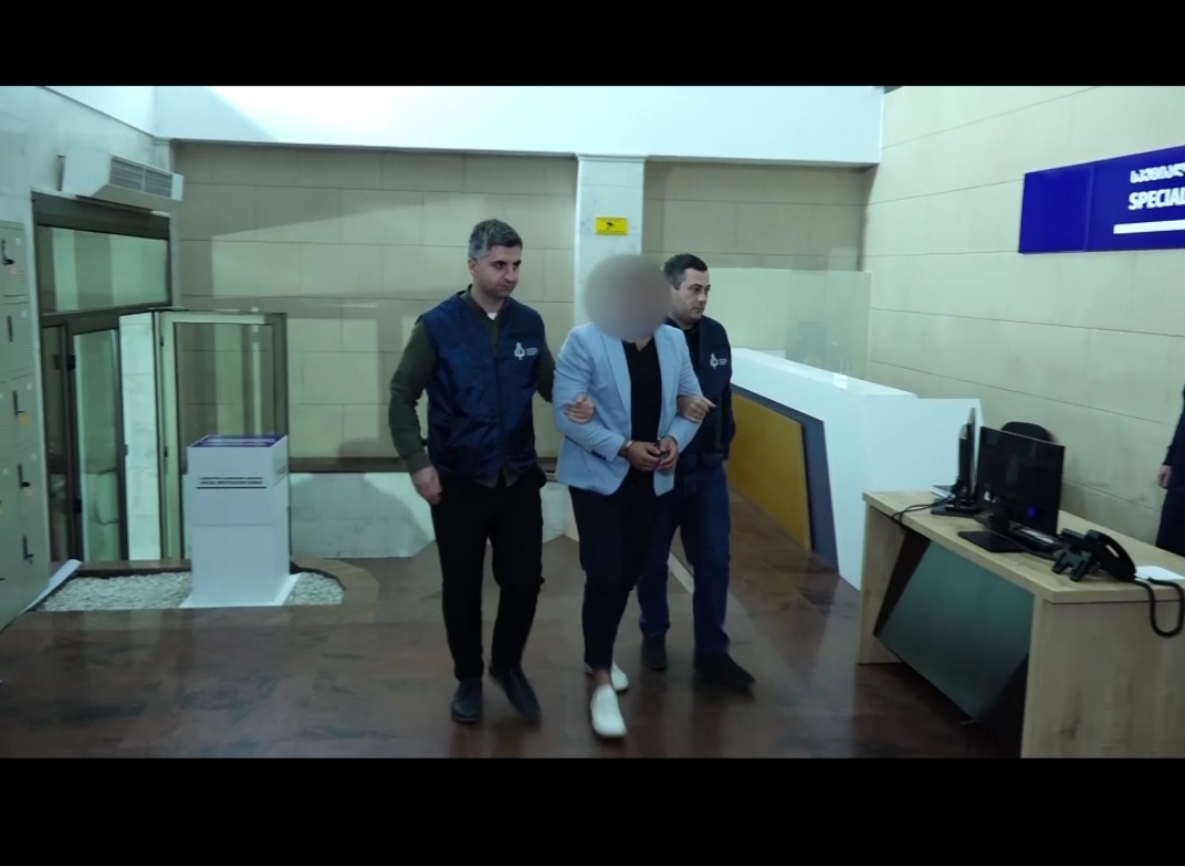 სამართალდამცველმა შურისძიების მიზნით ქალის ნახევრად შიშველი ფოტო მის