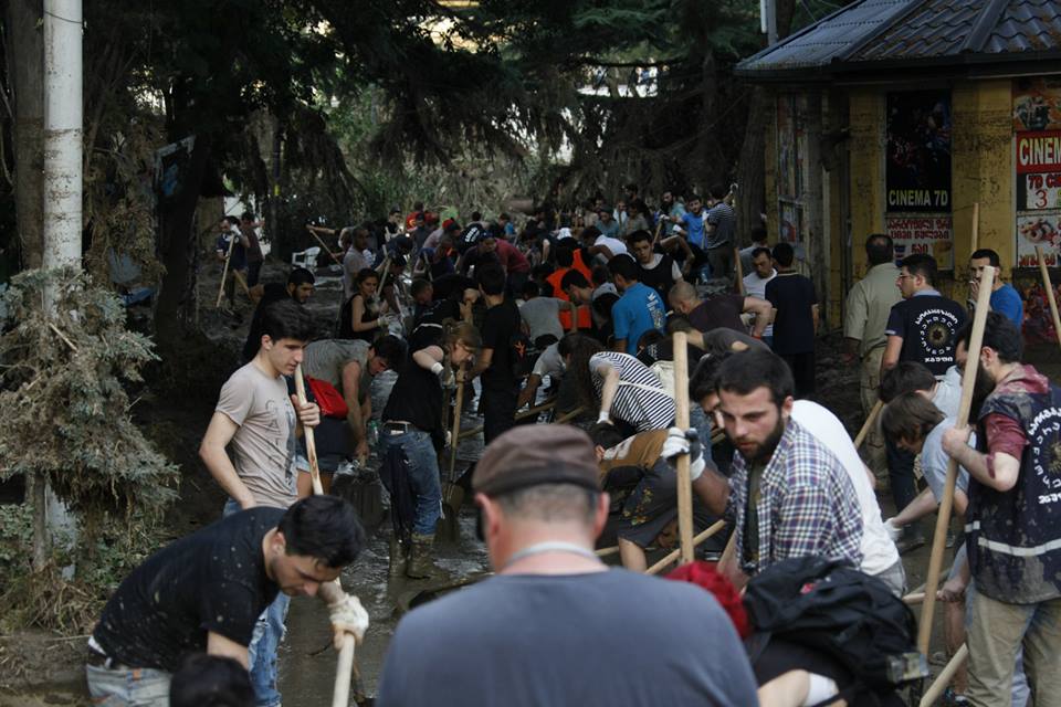 ბუბა კუდავა: მადლობა, მადლობა… (ფოტოკოლაჟი) » kvira.ge